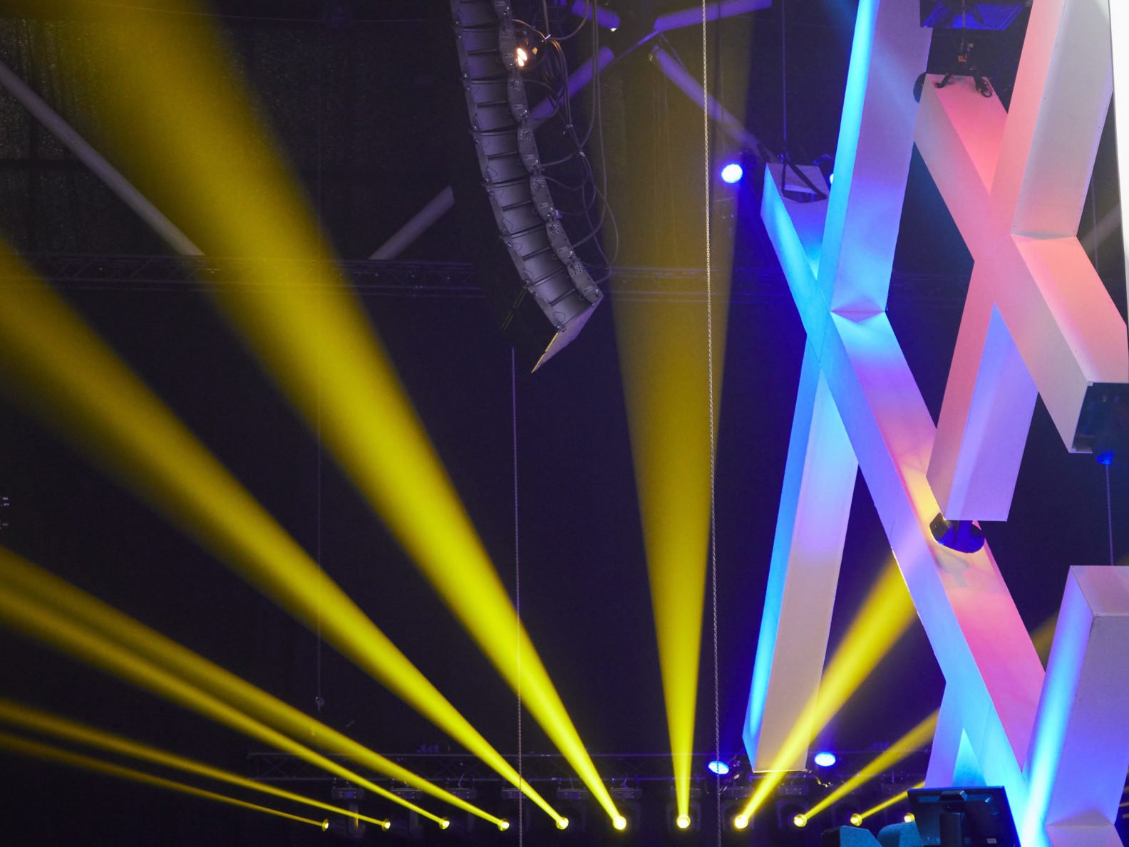 How good lighting can transform your event - Unlimited Productions